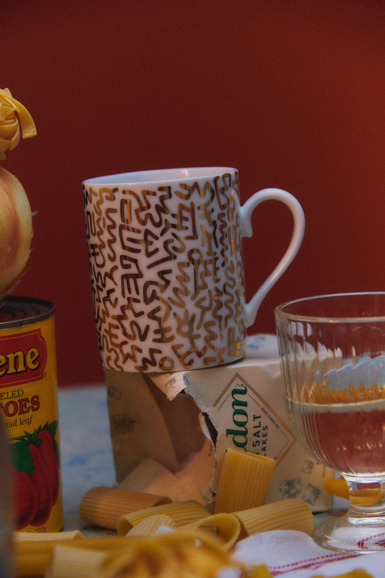 Keith haring porcelain mug gold pattern – CULTUREEDIT