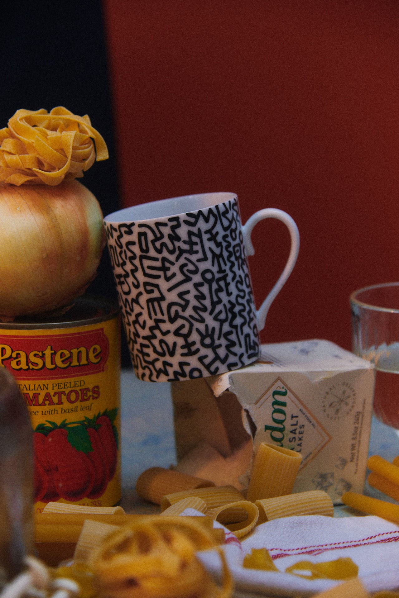 Keith haring porcelain mug black pattern – CULTUREEDIT