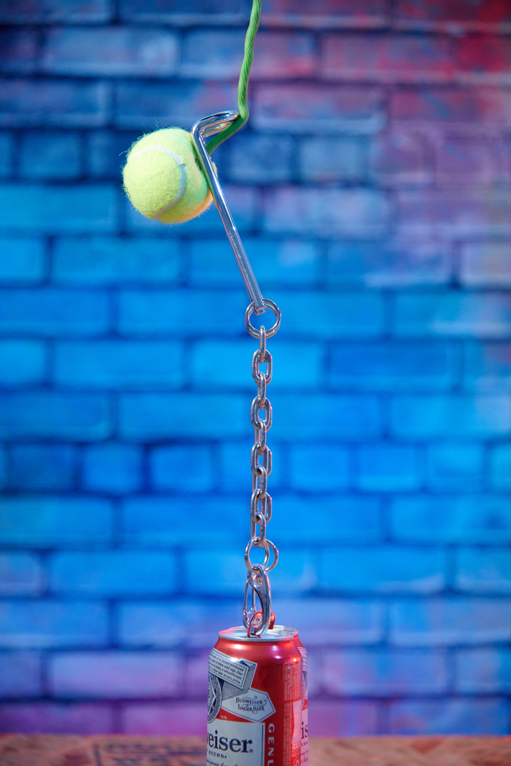 Hitch metal ball stretcher with chains – CULTUREEDIT